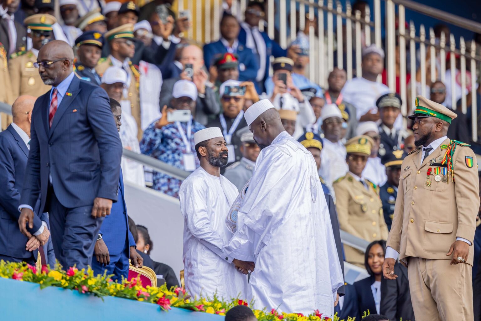 Guinée Conakry: le Général Assimi Goita à l’investiture de Mamadi ...
